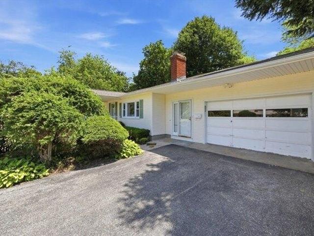 house with 3 bedroom, Longmeadow MA ES104607559