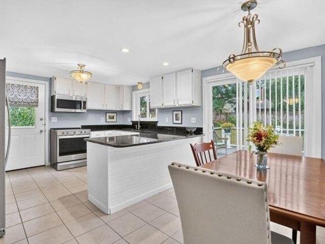 house with 3 bedroom, Longmeadow MA ES105080823