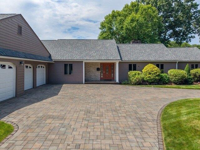 house with 3 bedroom, Longmeadow MA ES105095359
