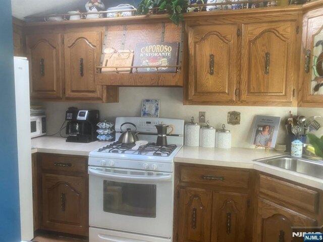 house with 3 bedroom, Lodi NJ DLS102559412