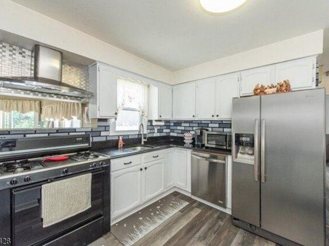 house with 3 bedroom, Lodi NJ ES104539906