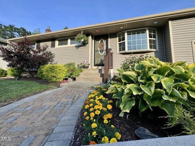 house with 3 bedroom, Loudonville NY ES104898778