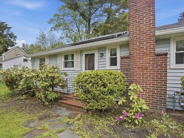 house with 3 bedroom, Lowell MA DLS102960435