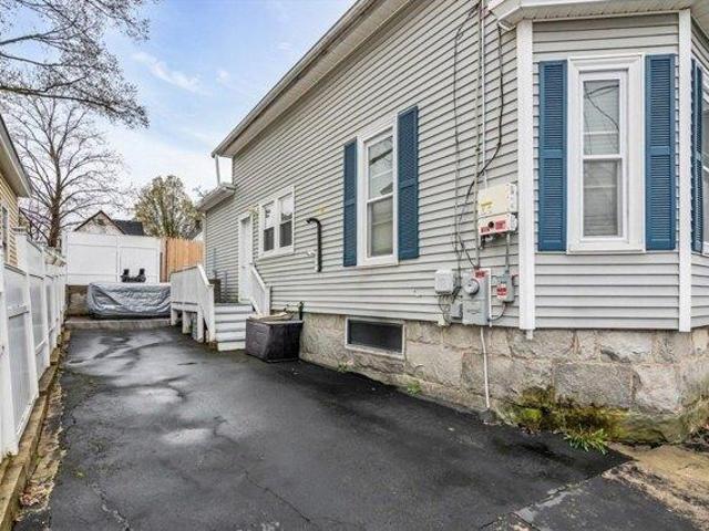 house with 3 bedroom, Lowell MA DS103101143