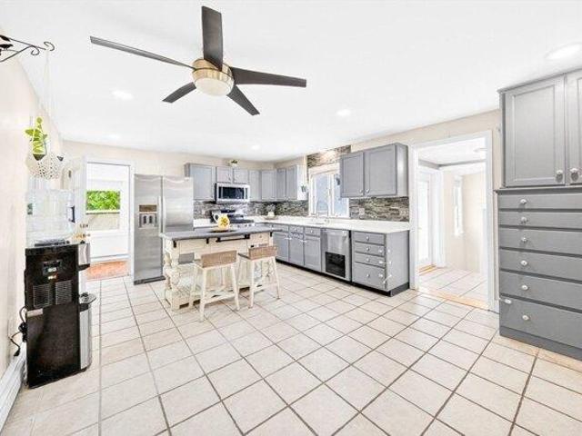 house with 3 bedroom, Lowell MA ES104810884