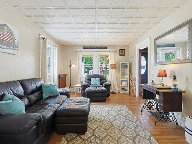 house with 3 bedroom, Lowell MA ES104191098