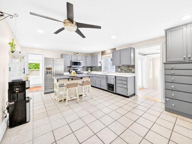 house with 3 bedroom, Lowell MA ES105497616