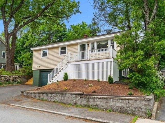 house with 3 bedroom, Lowell MA ES105095348