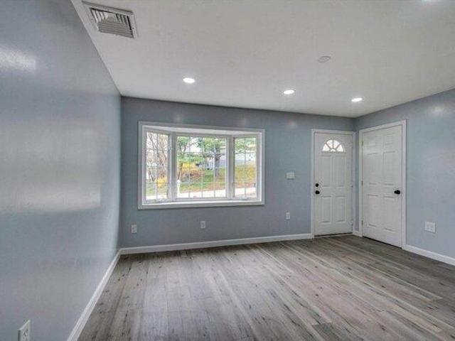 house with 3 bedroom, Lowell MA ES105114887