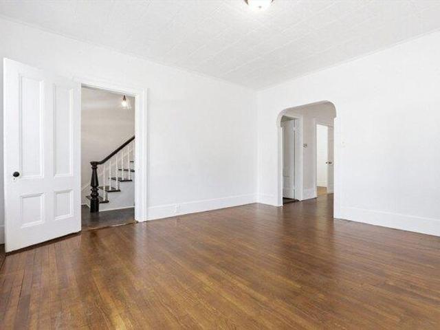 house with 3 bedroom, Lowell MA ES105114105