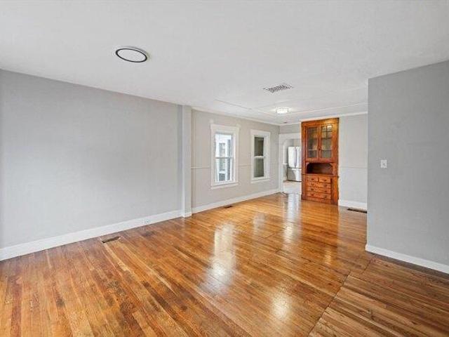house with 3 bedroom, Lowell MA ES105241634