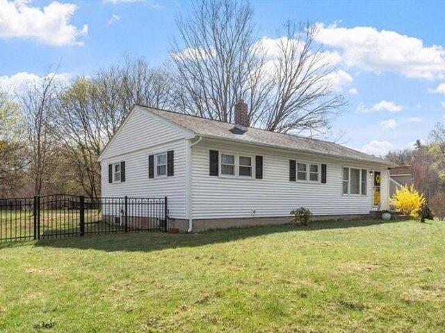 house with 3 bedroom, Lunenburg MA DLS102800492