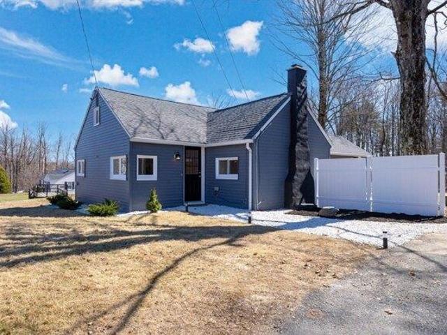house with 3 bedroom, Lunenburg MA DLS103100876
