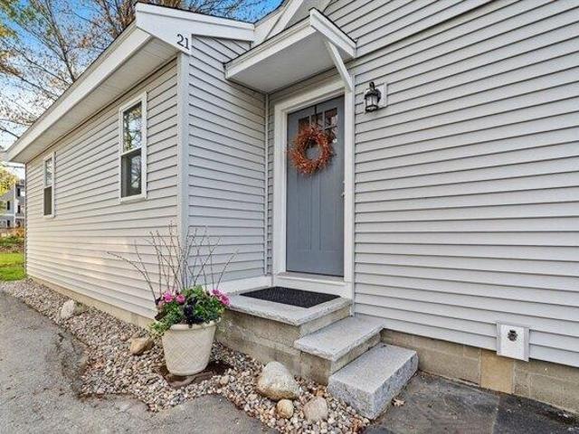 house with 3 bedroom, Lunenburg MA DS102214506