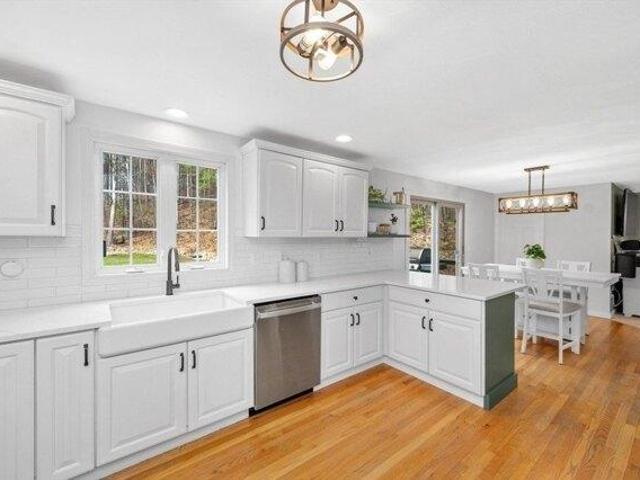house with 3 bedroom, Lunenburg MA DS102313219