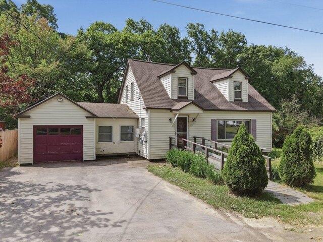 house with 3 bedroom, Lunenburg MA DS104045589