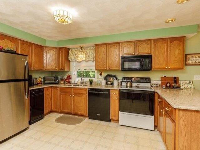 house with 3 bedroom, Lunenburg MA DS104190354
