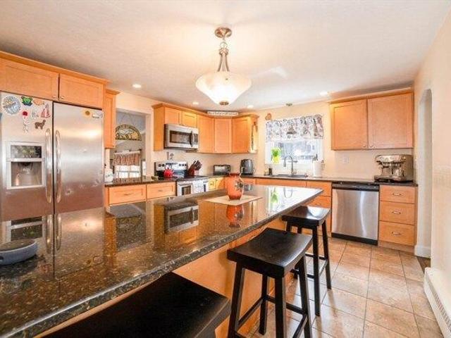 house with 3 bedroom, Lunenburg MA ES103220128