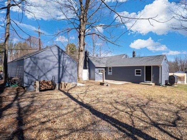 house with 3 bedroom, Lunenburg MA ES103222182
