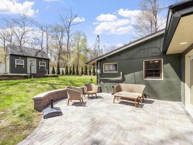 house with 3 bedroom, Lunenburg MA ES103247472