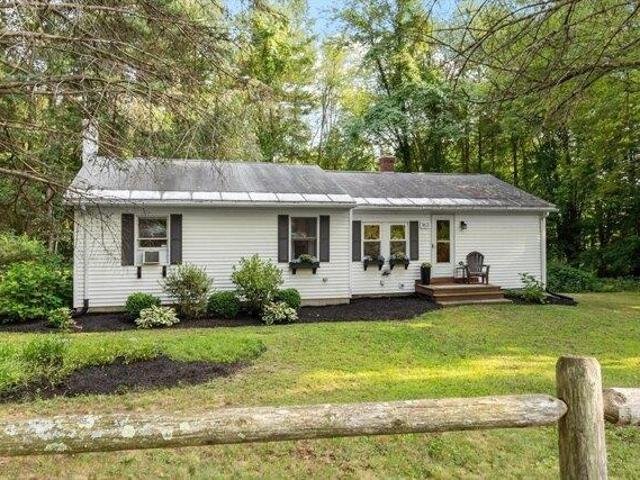 house with 3 bedroom, Lunenburg MA ES105124124