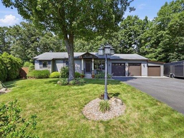 house with 3 bedroom, Ludlow MA ES104920235