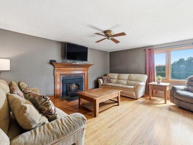 house with 3 bedroom, Ludlow MA ES105402759