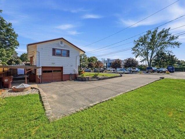 house with 3 bedroom, Ludlow MA ES105229266