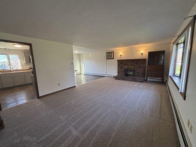 house with 3 bedroom, Ludlow MA ES105229277
