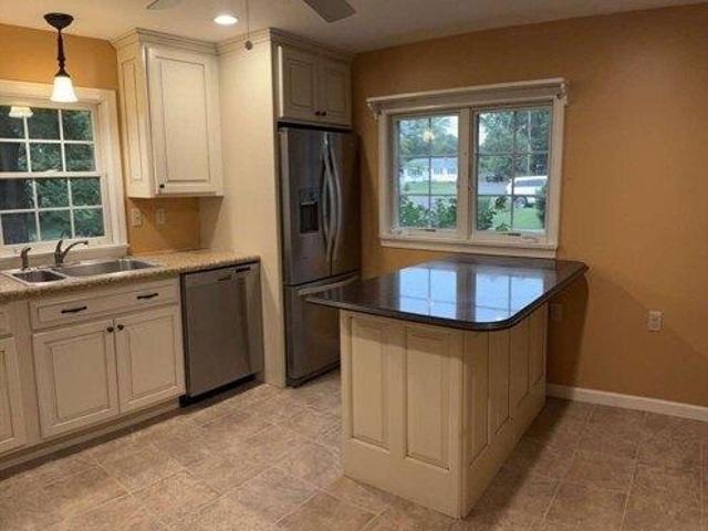 house with 3 bedroom, Ludlow MA ES105317743