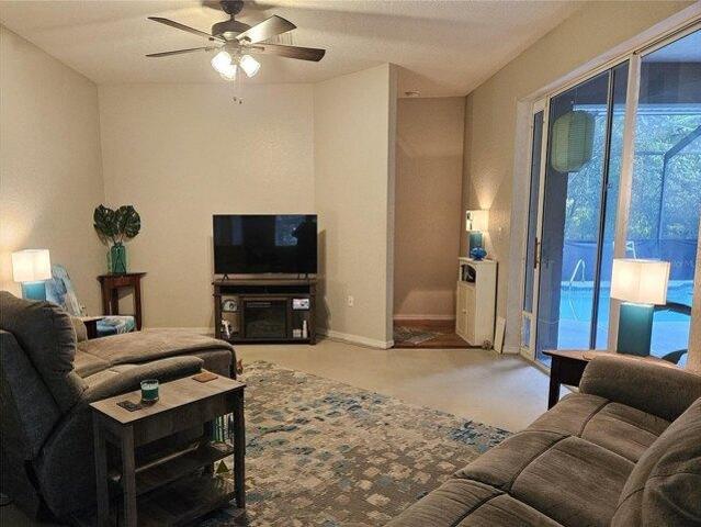 house with 3 bedroom, Lutz FL DLS93275628