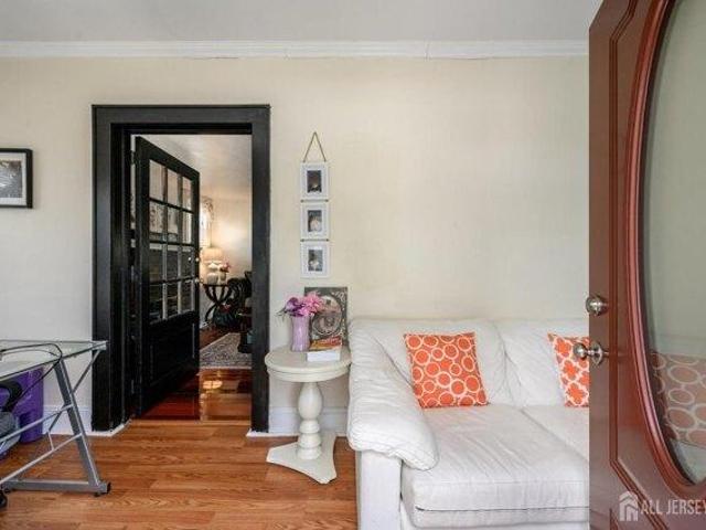 house with 3 bedroom, Lyndhurst NJ ES105125487