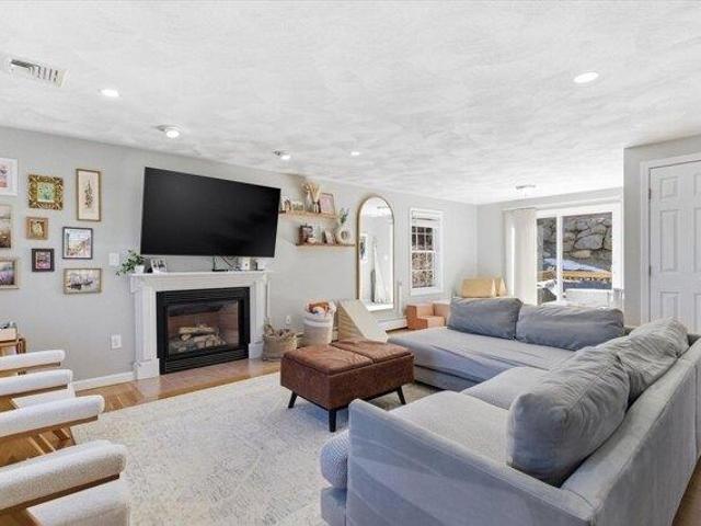 house with 3 bedroom, Lynn MA DLS102447075
