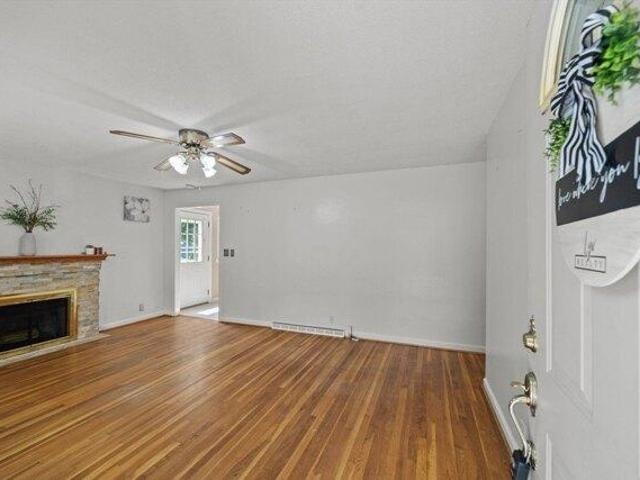 house with 3 bedroom, Lynn MA ES105191236