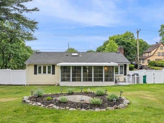 house with 3 bedroom, Lynn MA ES103965775