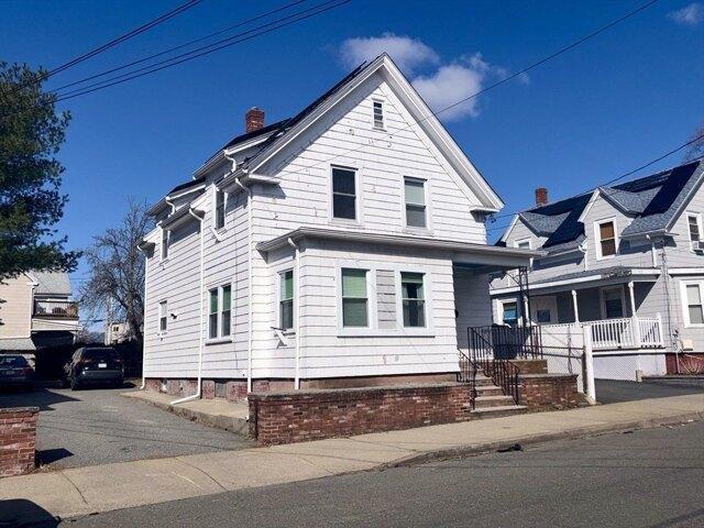 house with 3 bedroom, Lynn MA ES103969275