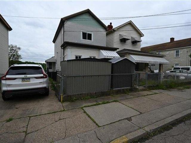 house with 3 bedroom, McKees Rocks PA ES103621850