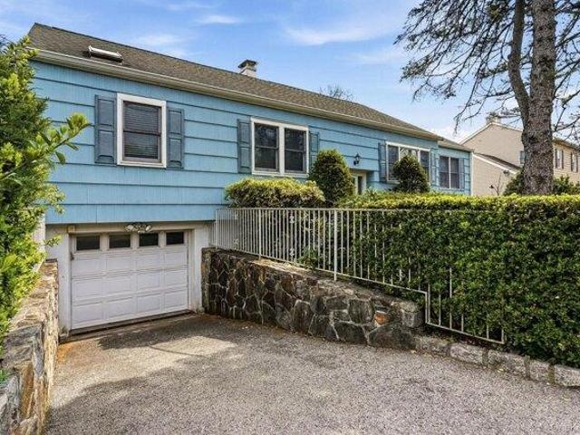 house with 3 bedroom, Mamaroneck NY DLS102281014