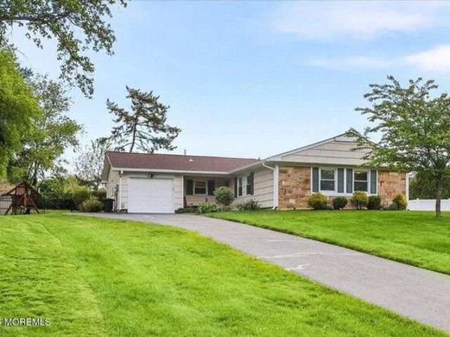 house with 3 bedroom, Manalapan NJ DLS102562460