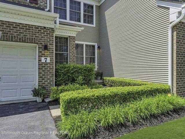 house with 3 bedroom, Manalapan NJ DLS102778380