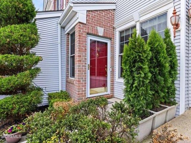 house with 3 bedroom, Manalapan NJ DS102347147