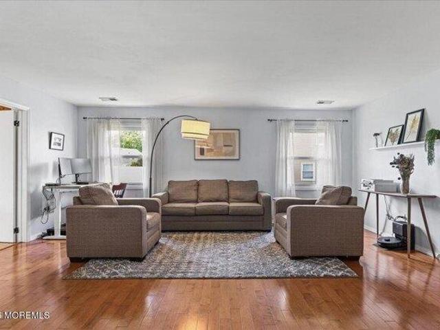 house with 3 bedroom, Manalapan NJ ES103621789