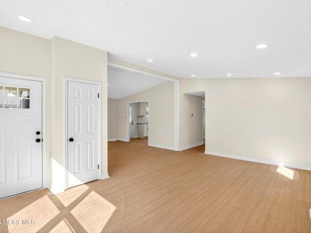 house with 3 bedroom, Manalapan NJ ES104852509