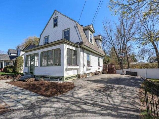 house with 3 bedroom, Manchester NH DLS101705824