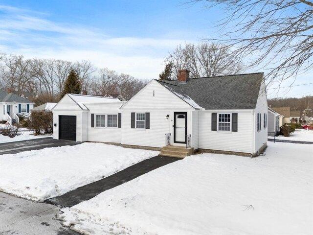 house with 3 bedroom, Manchester NH DLS101706698