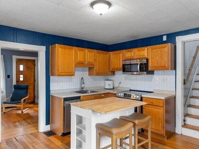 house with 3 bedroom, Manchester NH DLS102120367