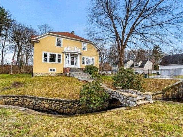house with 3 bedroom, Manchester NH DLS102343777