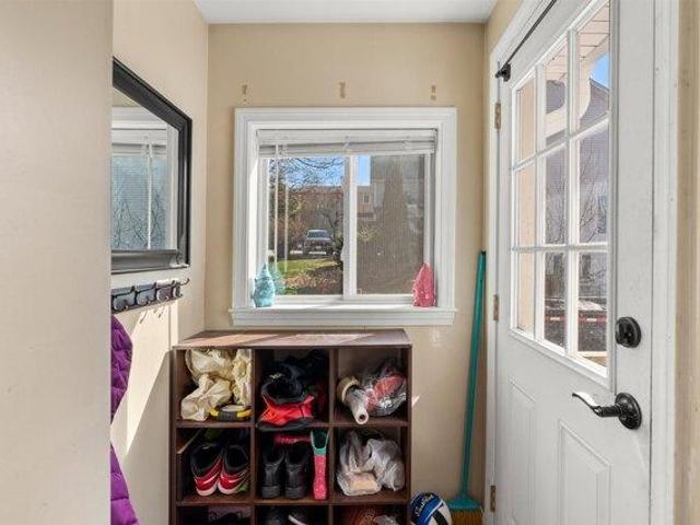 house with 3 bedroom, Manchester NH DLS102313581