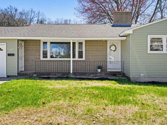 house with 3 bedroom, Manchester NH DLS102409549
