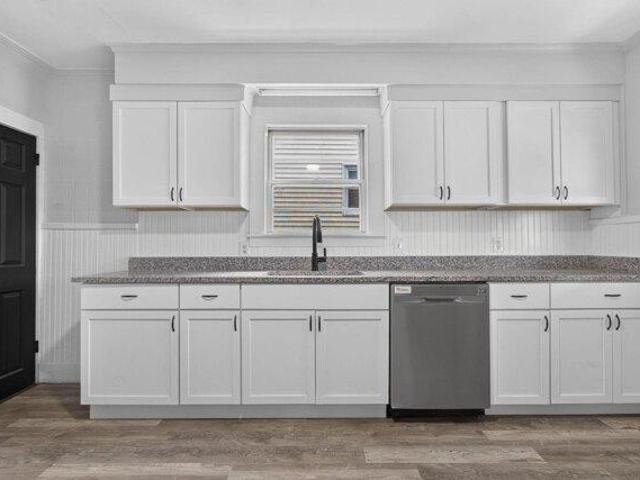 house with 3 bedroom, Manchester NH DS104478449